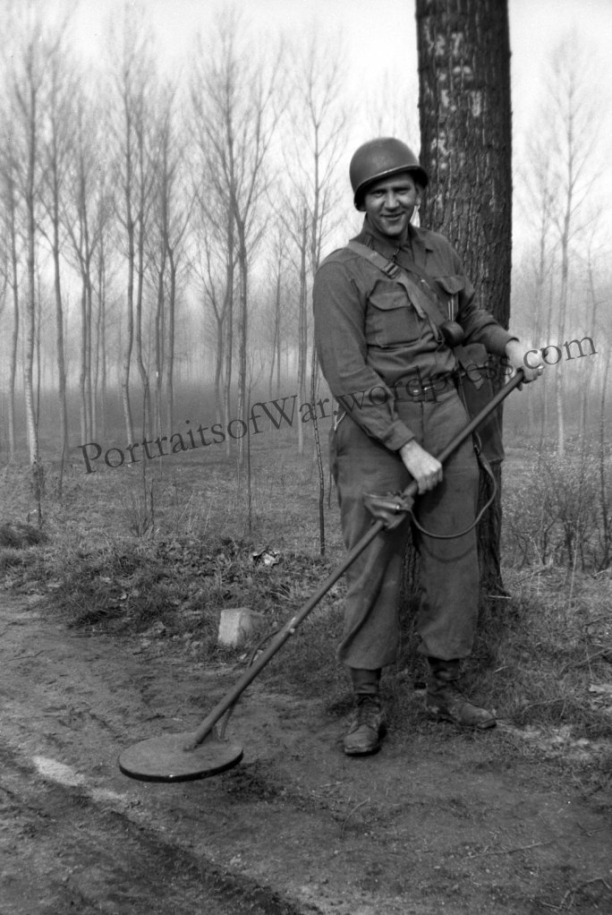 95th Division Mine Sweepers in Action – Metal Detecting in WWII ...